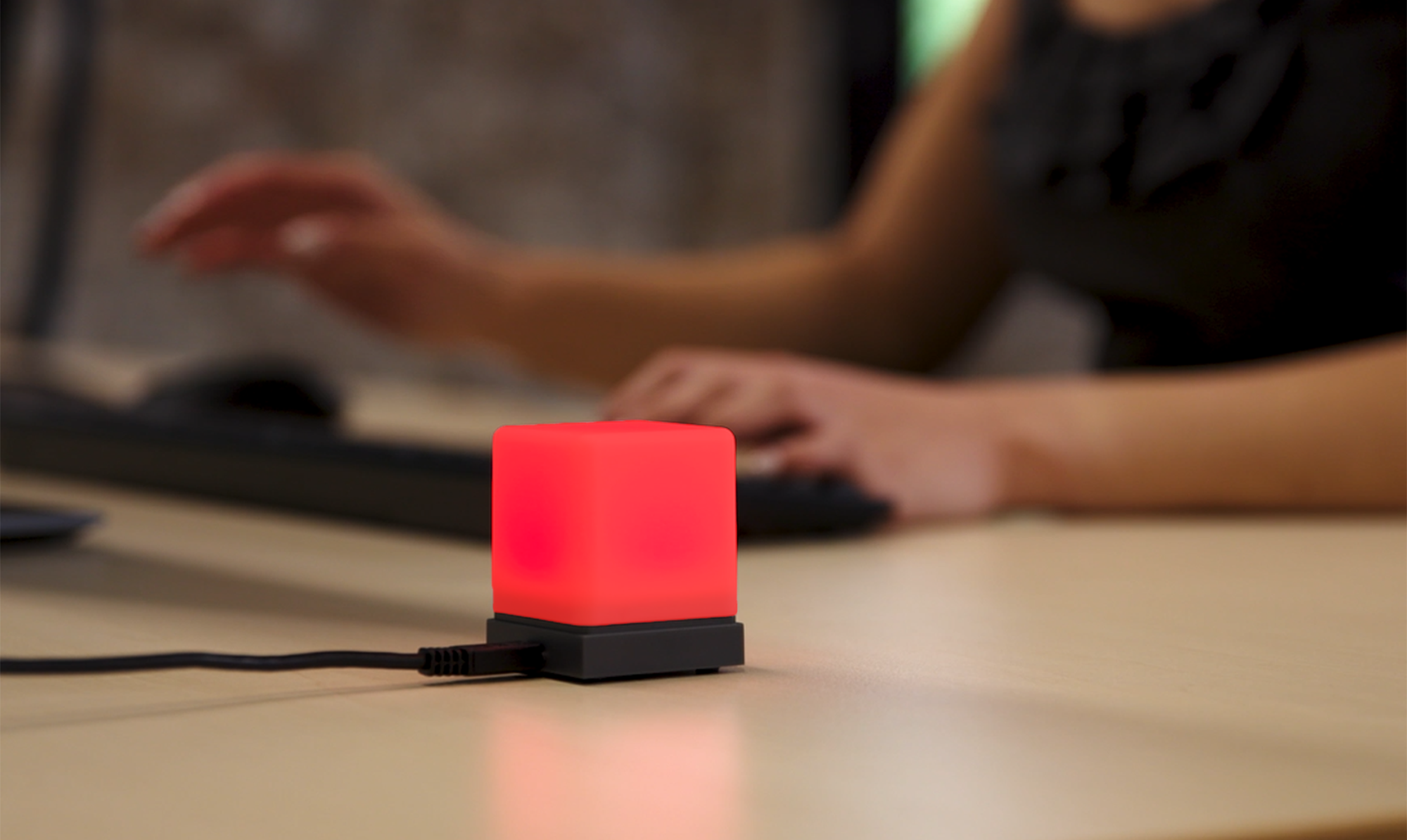 Embrava - Busy light | Stop Interruption in the Office